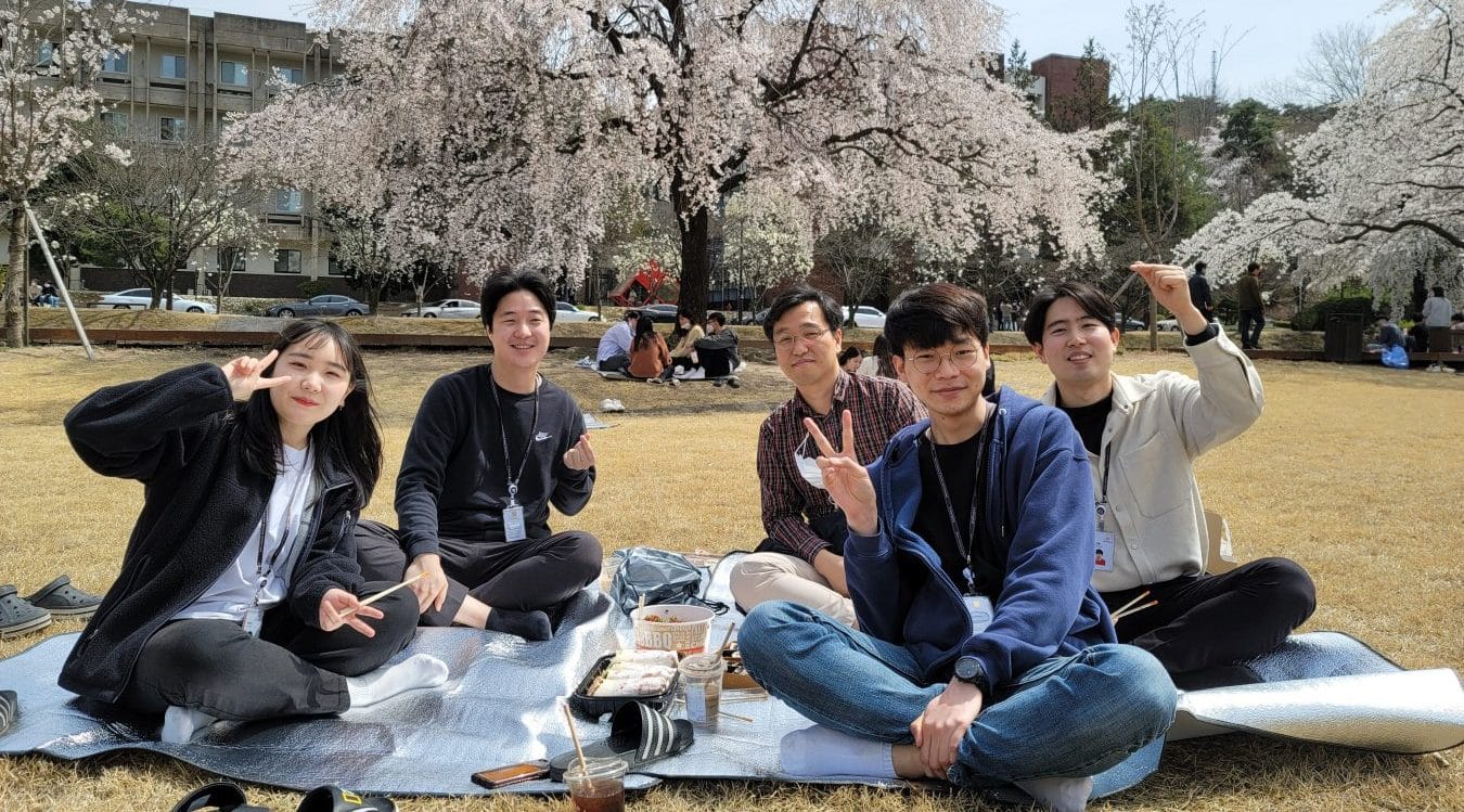 About - ROBOGRAM LAB